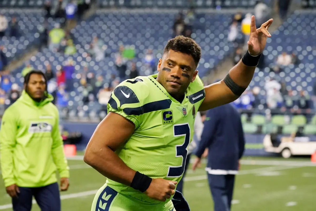 Farewell Three. Russell Wilson traded to Denver - NFLGirlUK